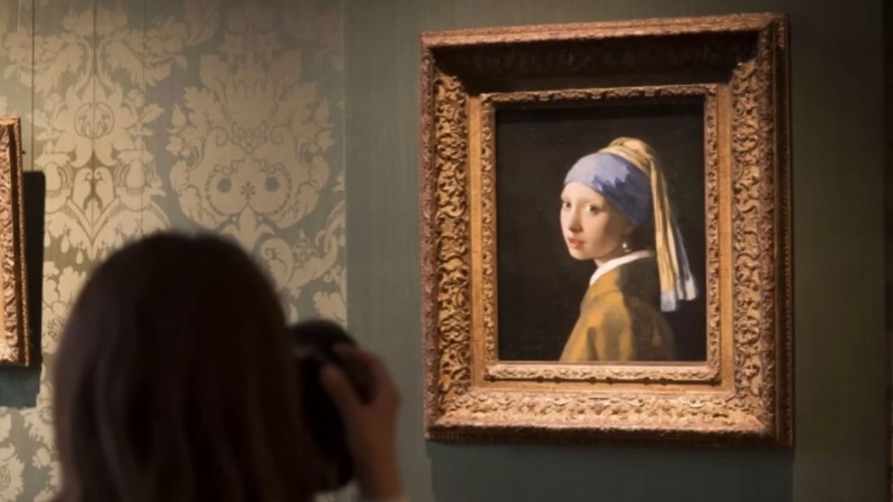 Girl with a Pearl Earring Explained: Meaning Behind Vermeer’s Masterpiece