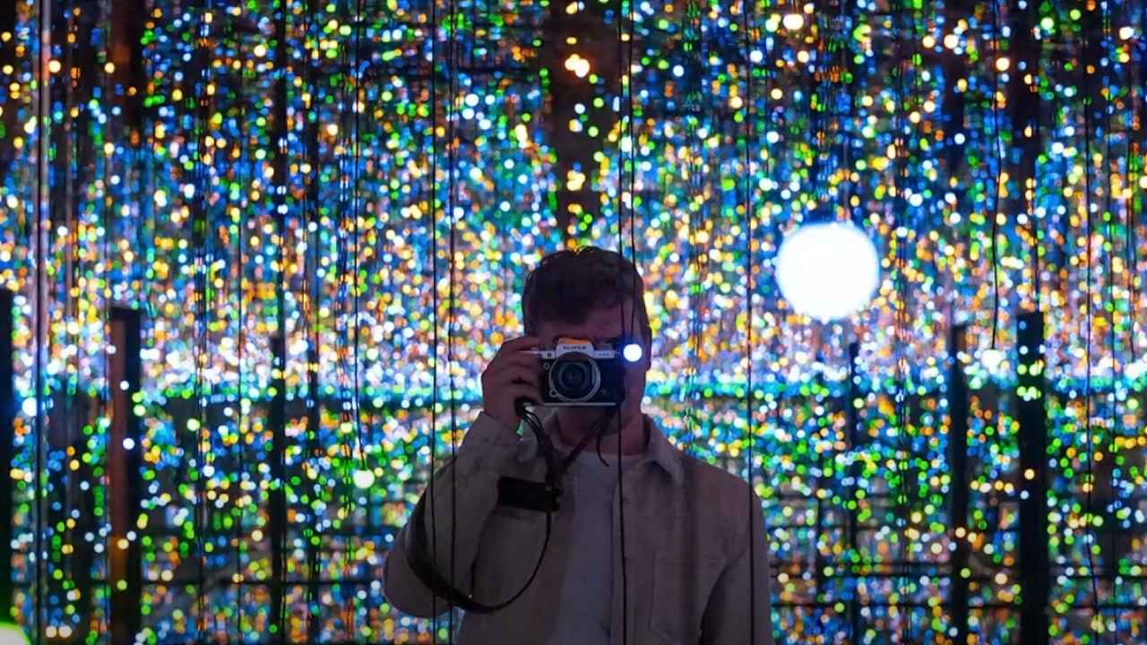 Infinity Mirror Rooms Explained: The Meaning Behind Yayoi Kusama’s Art